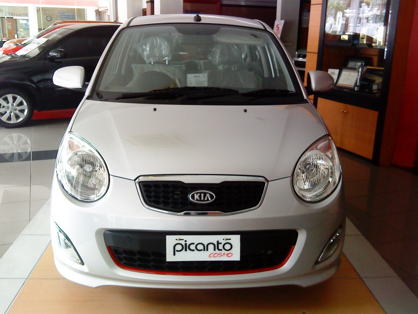 Marketing Kia Mobil Indonesia: WARNA PILIHAN PICANTO COSMO