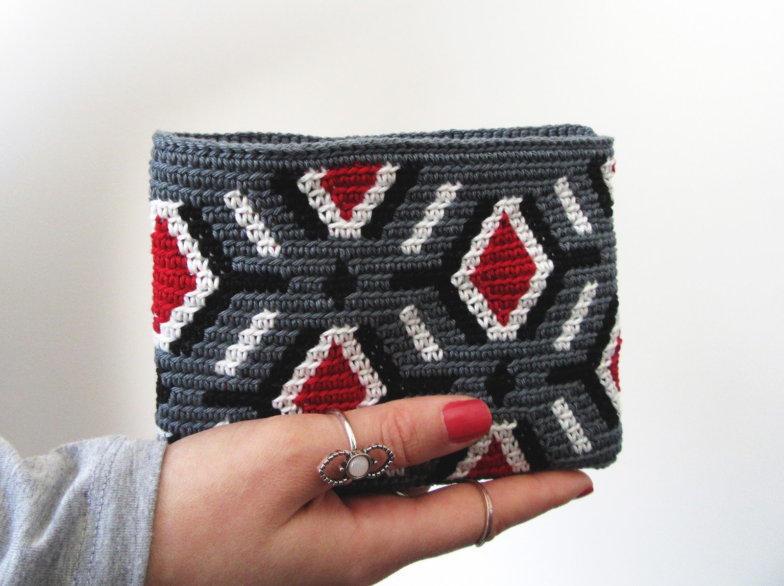 The story of a mulberry: RUBY DIAMOND - free tapestry crochet pattern