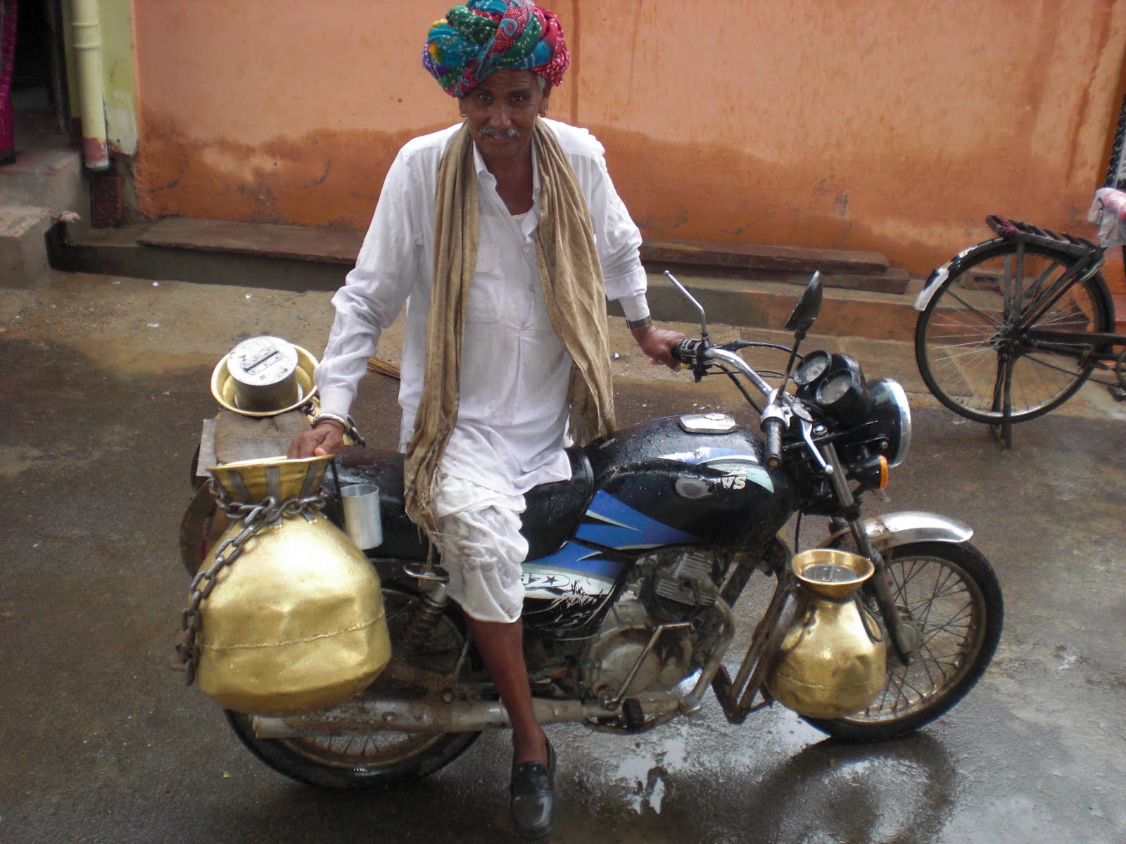 My Photo StoryBook: Milk Vendors of Kota (Rajasthan, India)