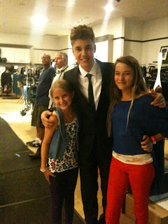Justin Bieber in Tux and Tie Look with fans | Justin Bieber Official ...