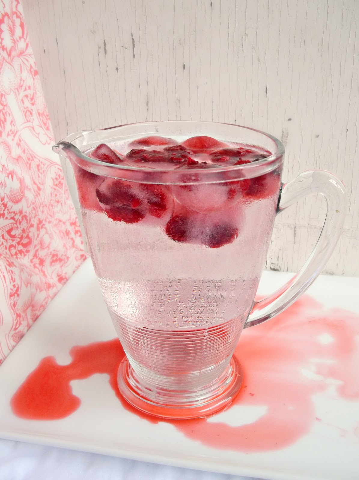 Lick The Spoon: Refreshing Chilled Berry Water