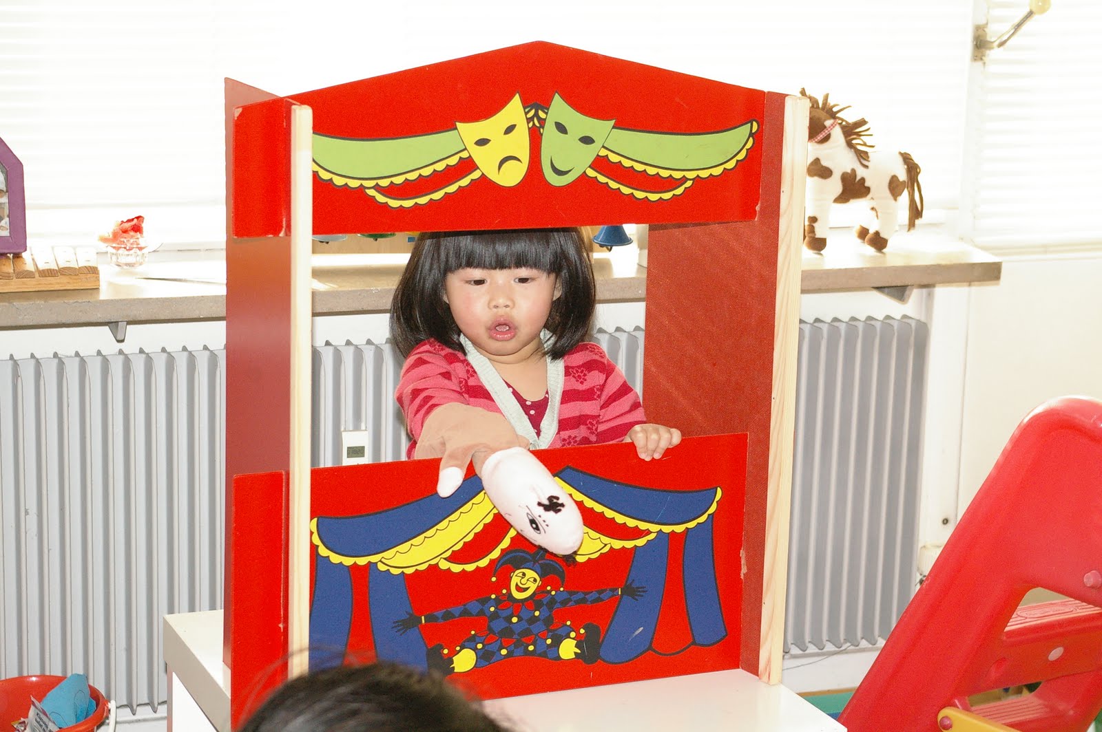 Family FECS: Fun with Language through Puppet Theatre Play for Toddler