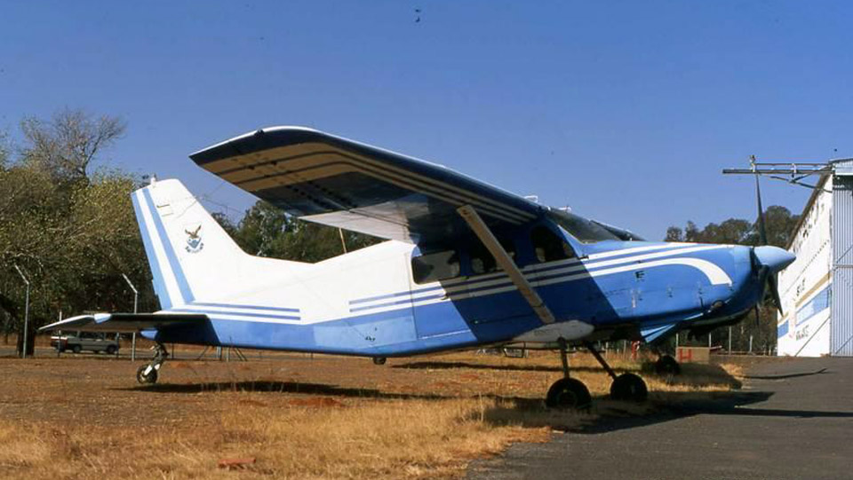 nhungdoicanh: Atlas C4M Kudu