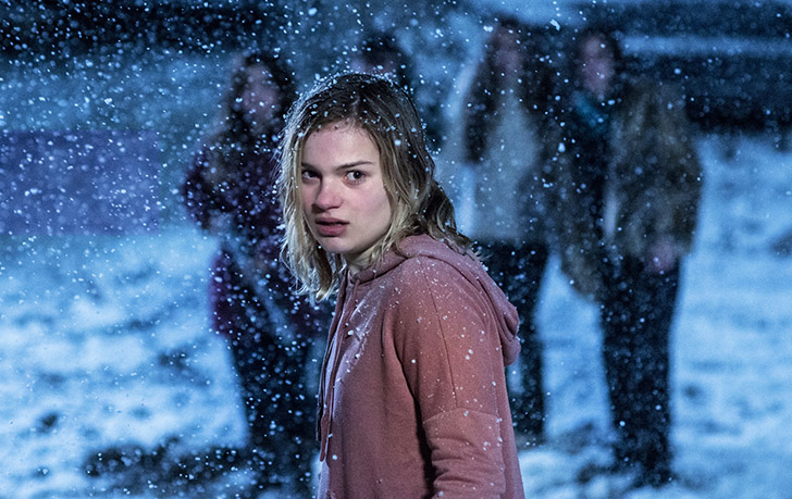 Imagens, trailer e poster anunciam chegada do terror holandês 'Vals'