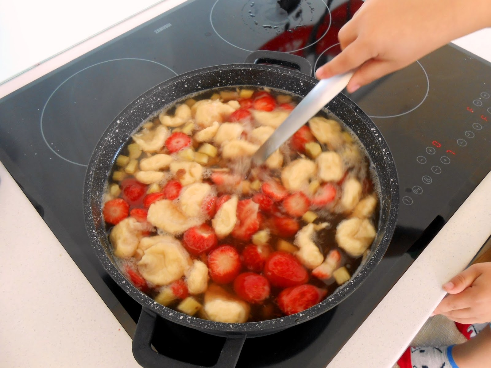 Rojaus virtuvė: Saldi sriuba su leistiniais