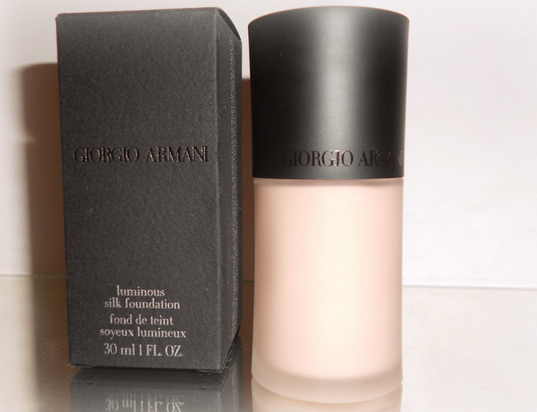 Louise Ballantine Makeup Artist: Product Review - Luminous Silk Foundation