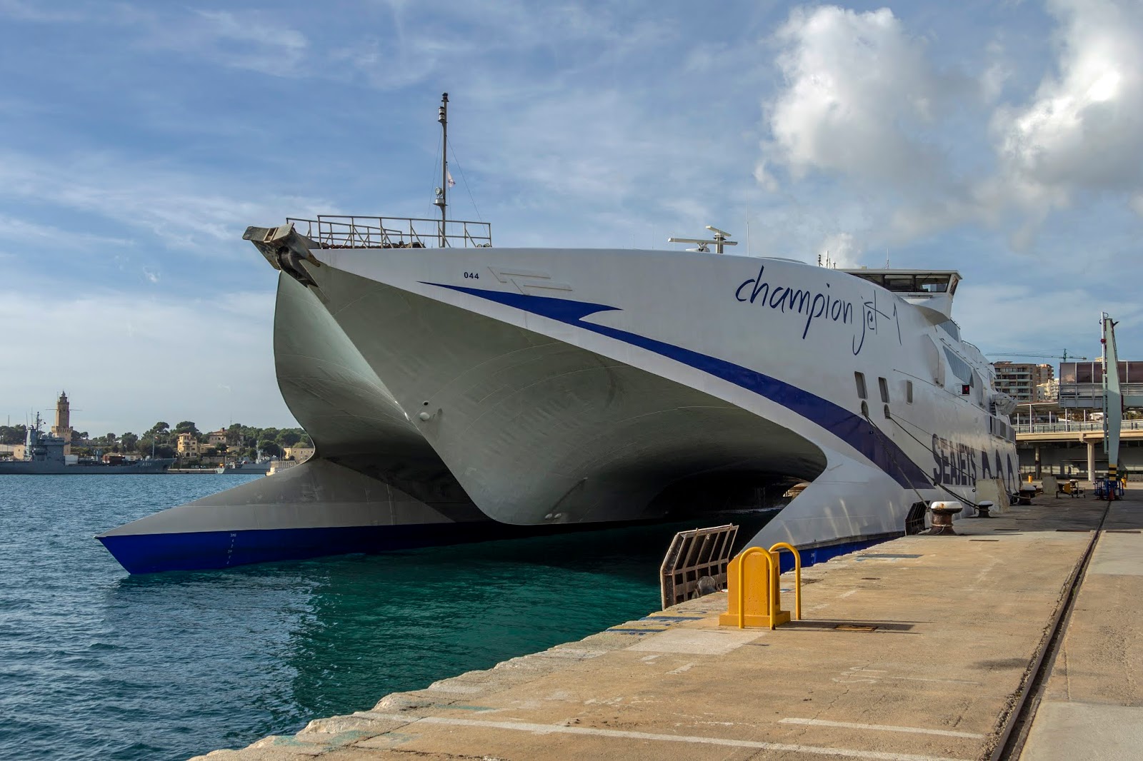 FERRYBALEAR: El HSC "Champion Jet 1" fletado por Armas encara su última ...