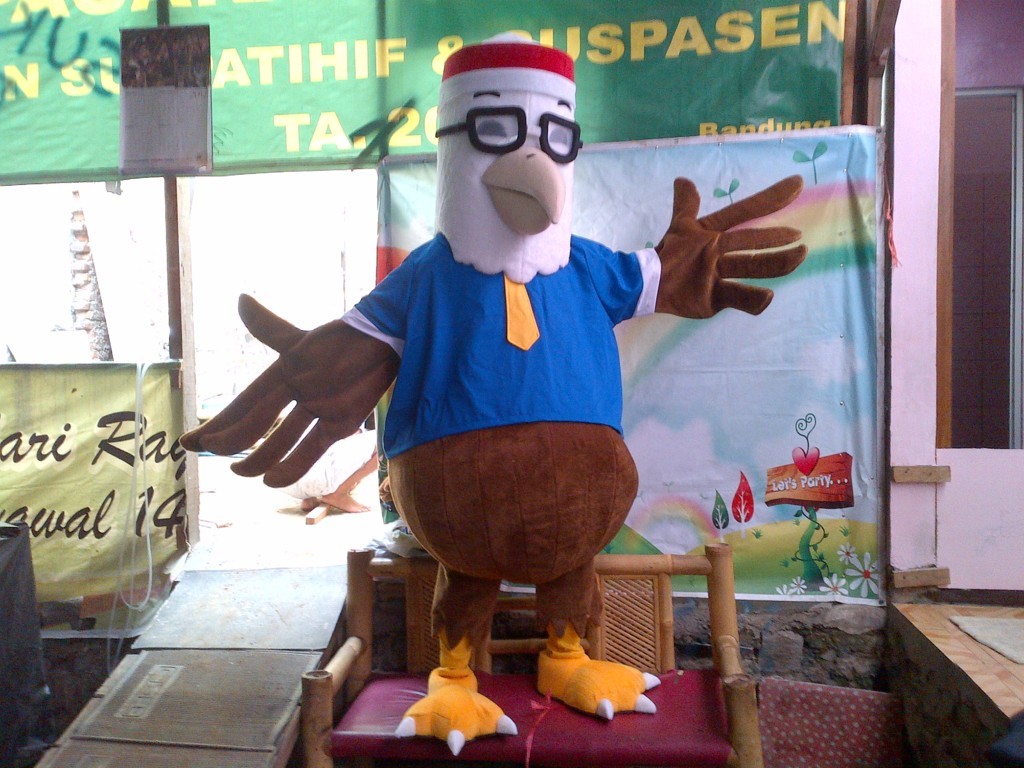Maskot Burung (garda pemuda) NASDEM - Jakarta | Gambar Kostum Badut