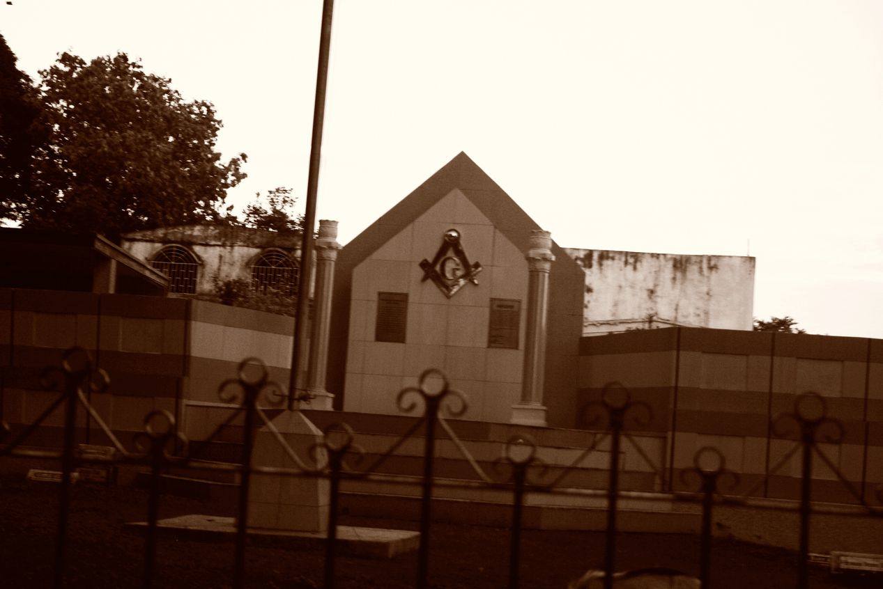 Exploring La Loma and Manila North Cemeteries: My Morbid Fantasies ...