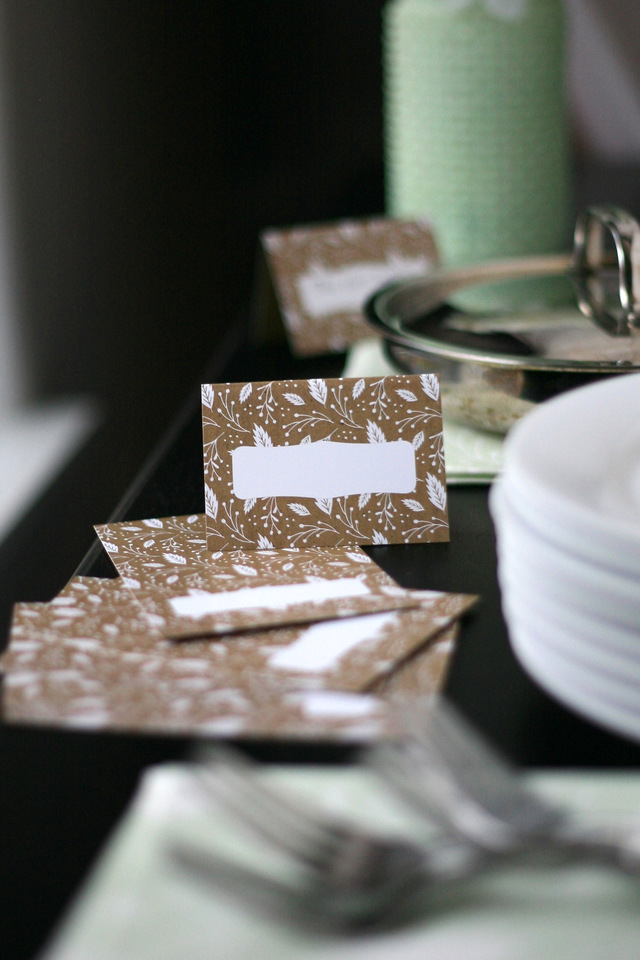 Easy holiday potluck party decor! / Create / Enjoy