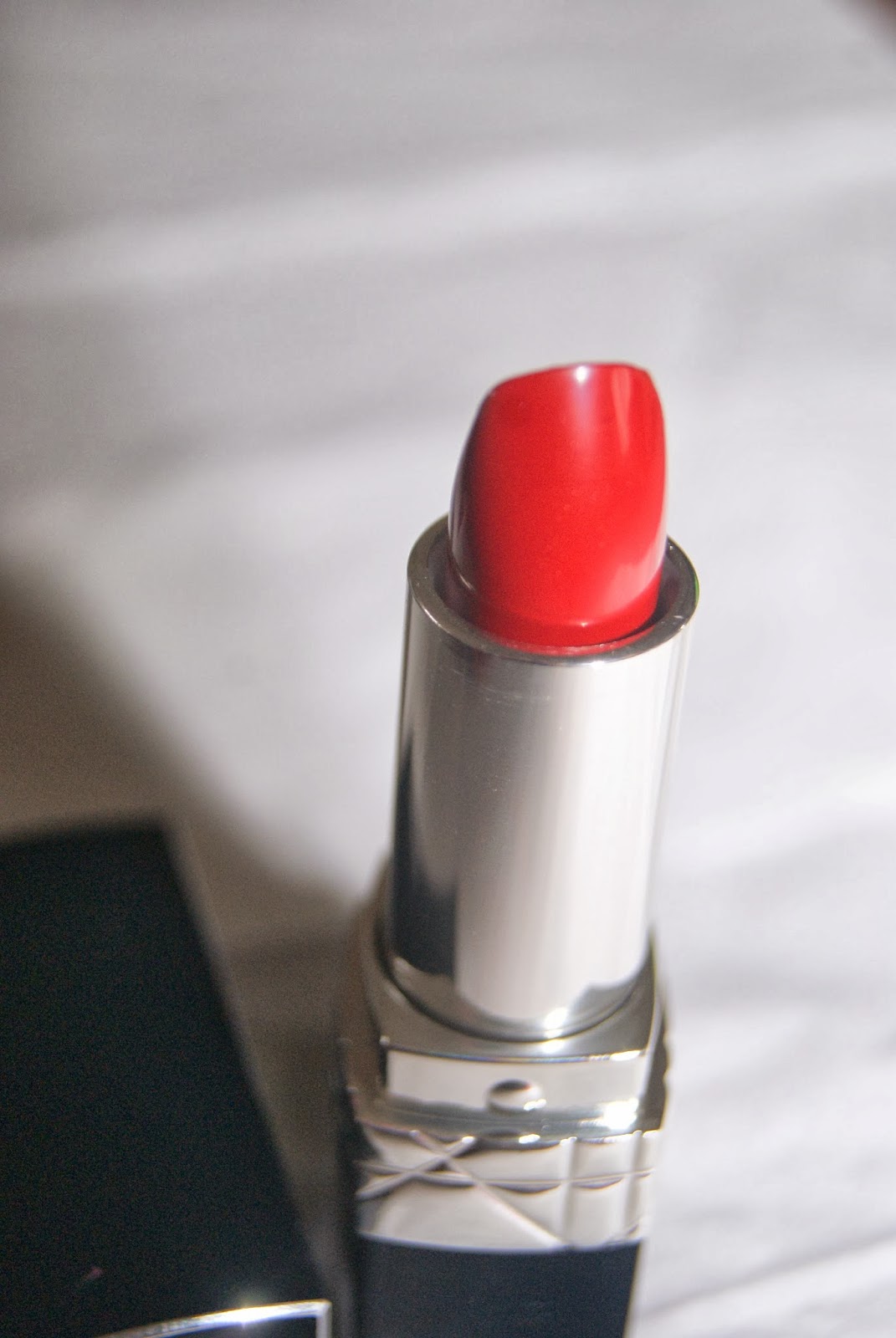 999 Rouge DIOR, pour des lèvres glamour.