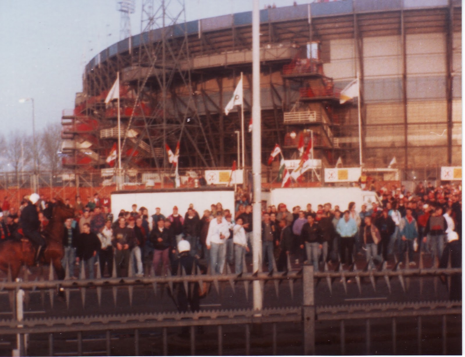 Football Hooligan Pictures: Spurs in Feyenoord 1992 (13 pics)