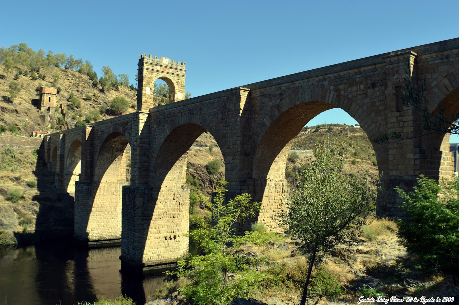 Trochando por Extremadura y alrededores: ALCANTARA, PUENTE ROMANO ...