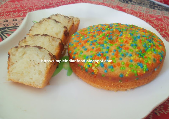 Simple Indian Food- An Easy Cooking Blog: Eggless Sponge cake