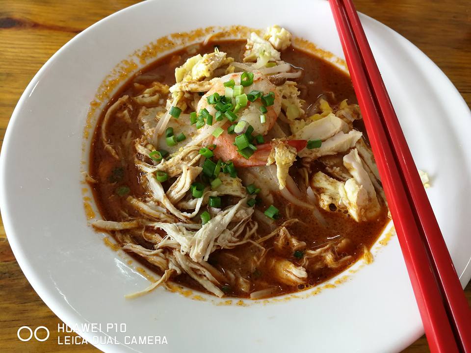 Fish Cake Mee Kolok, Hakka Chai Ban & Laksa at 冠興茶室 Kuan Heng Cafe Miri ...