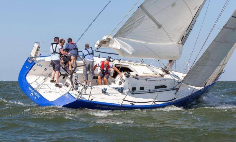 X Yacht IMX 38 - Centro Italia Vela S.r.l. Servizi per il diporto e ...