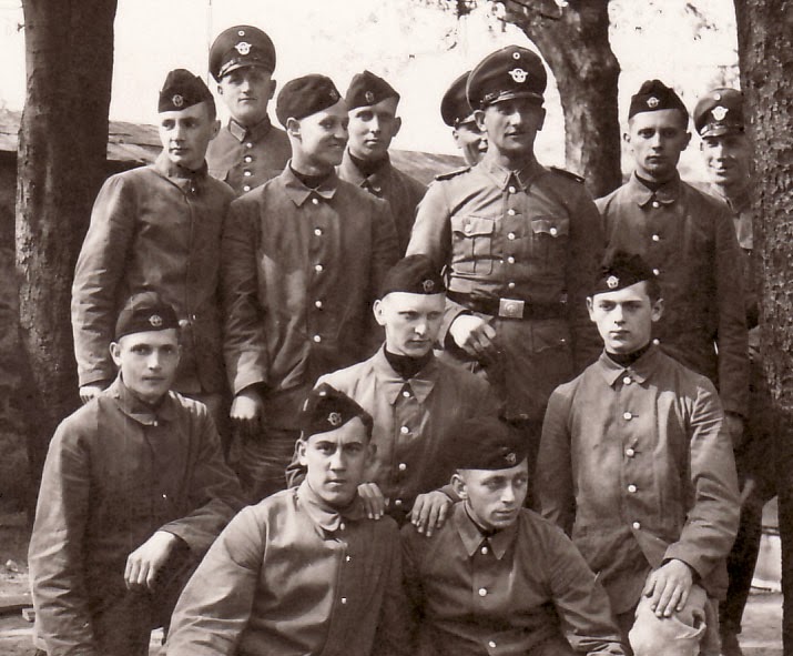 NAZI JERMAN: Foto 4. SS-Polizei-Panzergrenadier-Division