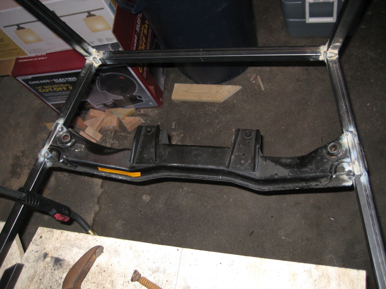 The 'Stinky' bmw Locost: D5: Welding, Grinding, Front Sub Frame