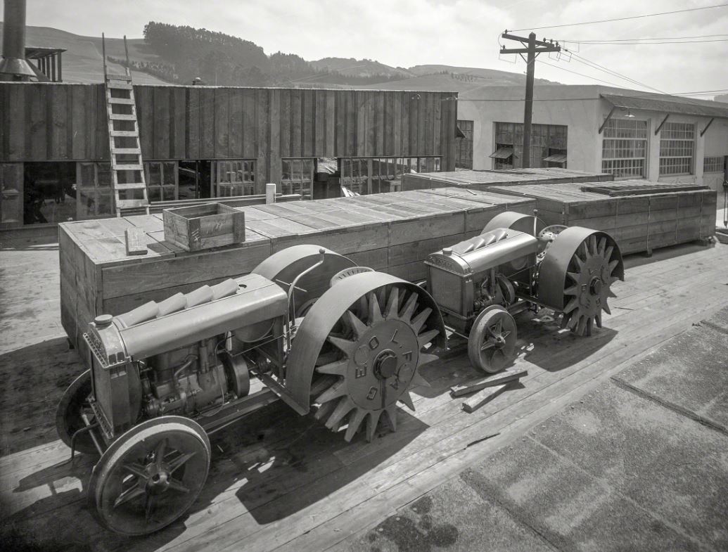 Just A Car Guy: Fageol tractor demonstration, tiller steering
