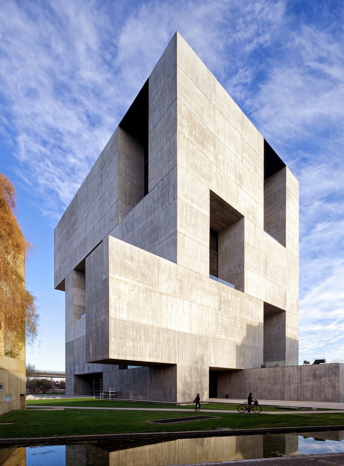 VOID MATTERS: Architecture References - Innovation Center UC, Anacleto ...