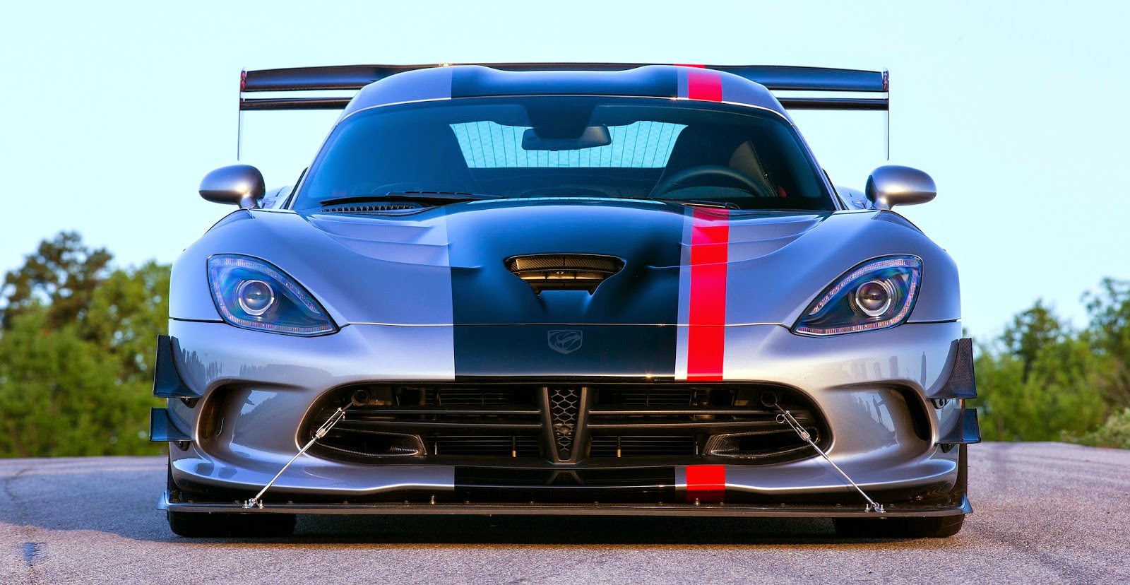 Dodge apresenta Viper ACR, com 645 HP