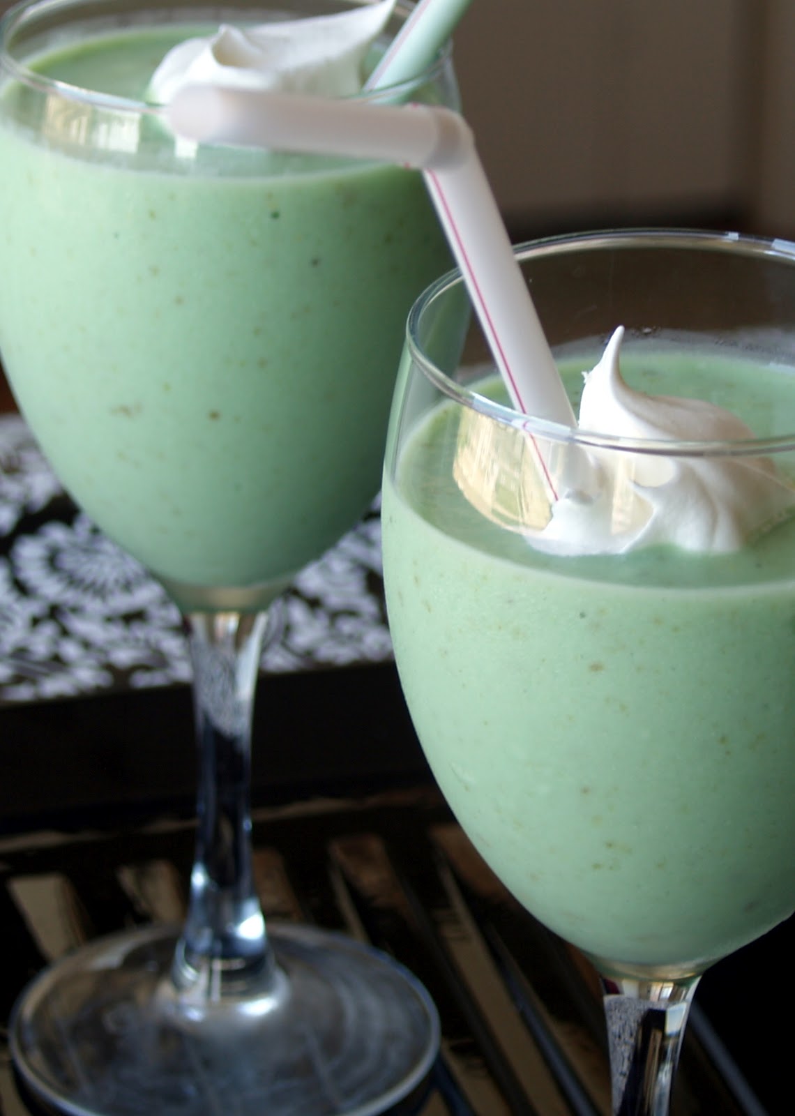 SKIP TO MALOU: weekend treat: avocado shake