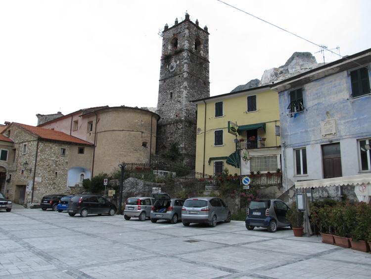 Escursionismo a 360°: Monte Sagro (da Colonnata) EE