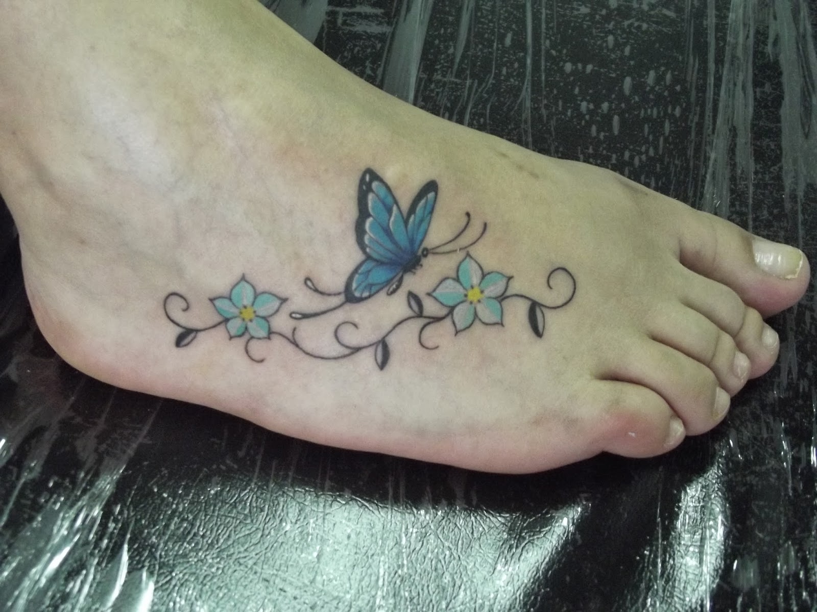 Veniversum Tattoo Studio: 10/13/13