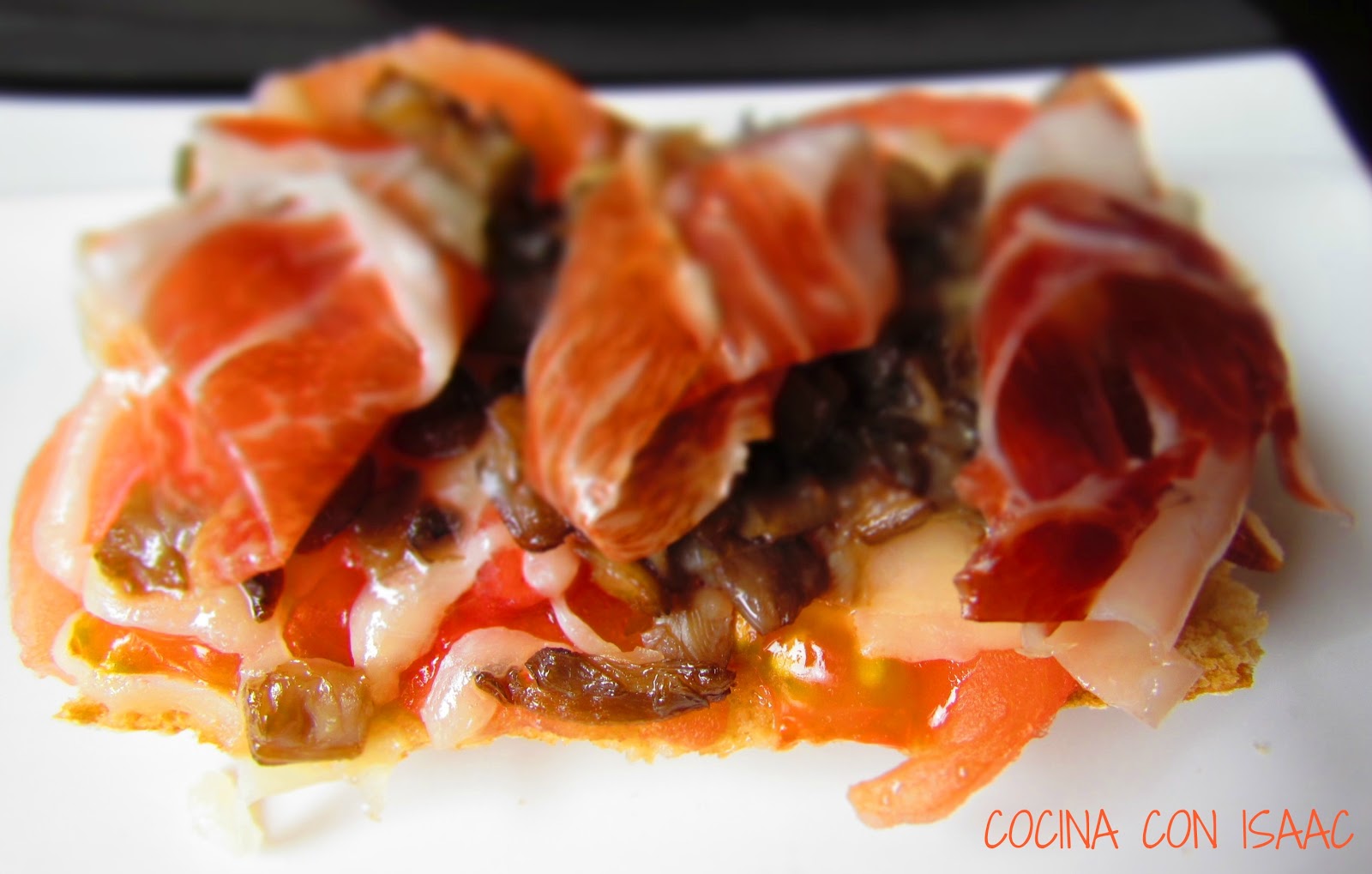 Tosta de jamon iberico con tomate natural