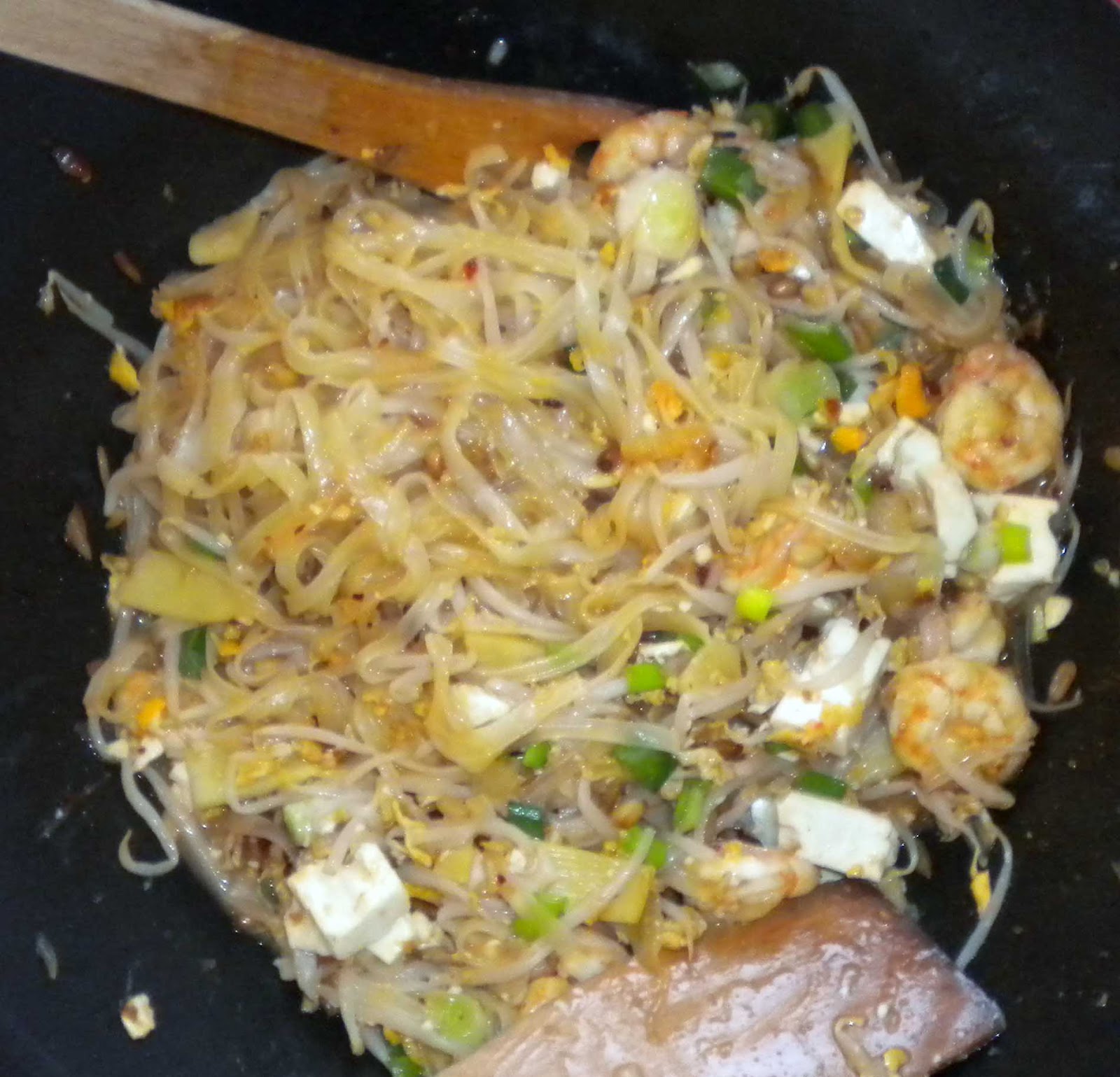 Shogun's Kitchen: PHAD THAI (ไทยผัด)