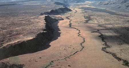 ¿Cómo se forma un rift y cuál puede ser su evolución?