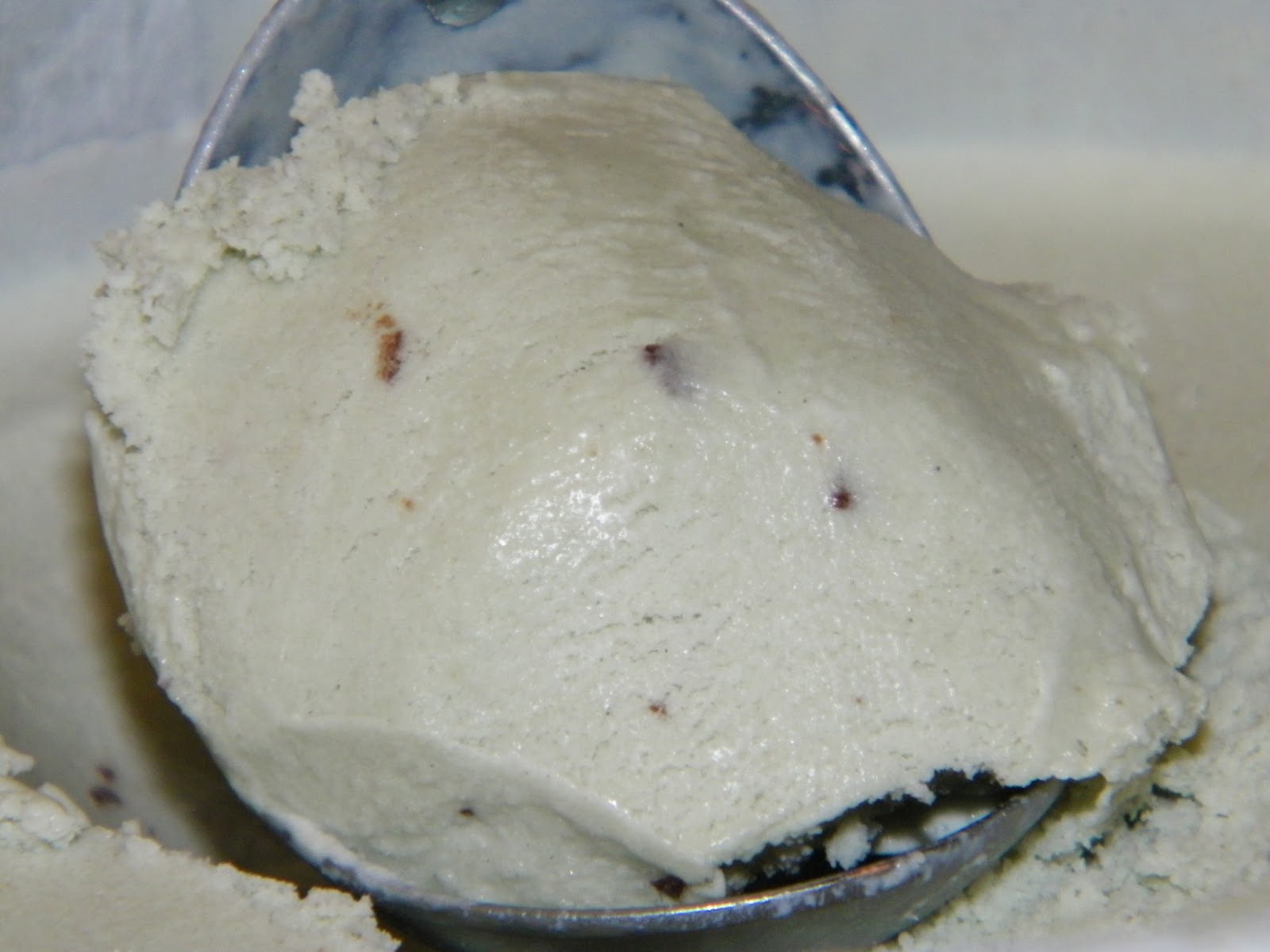 Homemade Mint Chocolate Cookie Ice Cream – THE APRON