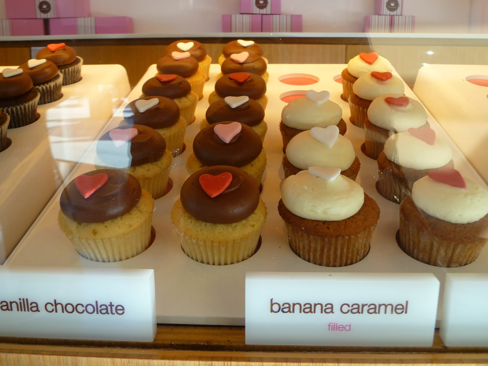 The Pastry Chef's Baking: Bakery Review: Kara's Cupcakes