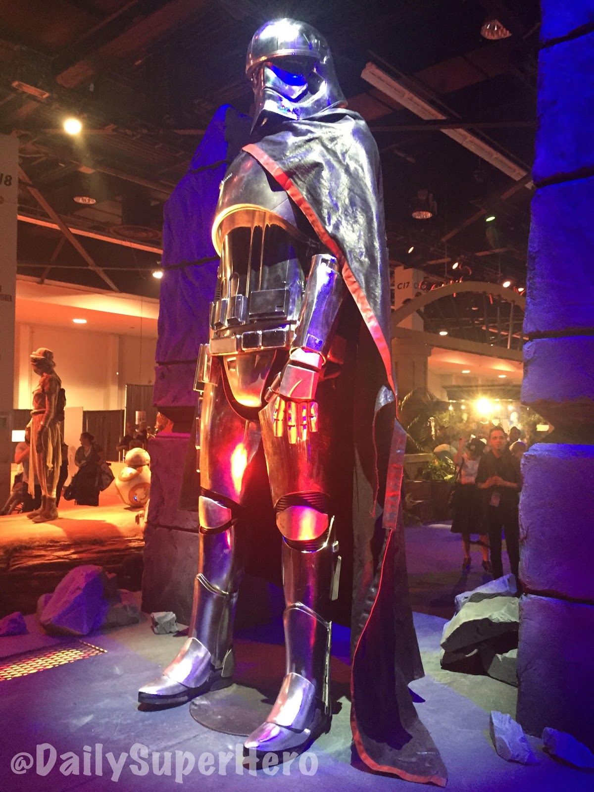 Mesmerized by Gwendoline Christie's Captain Phasma Armor in STAR WARS ...