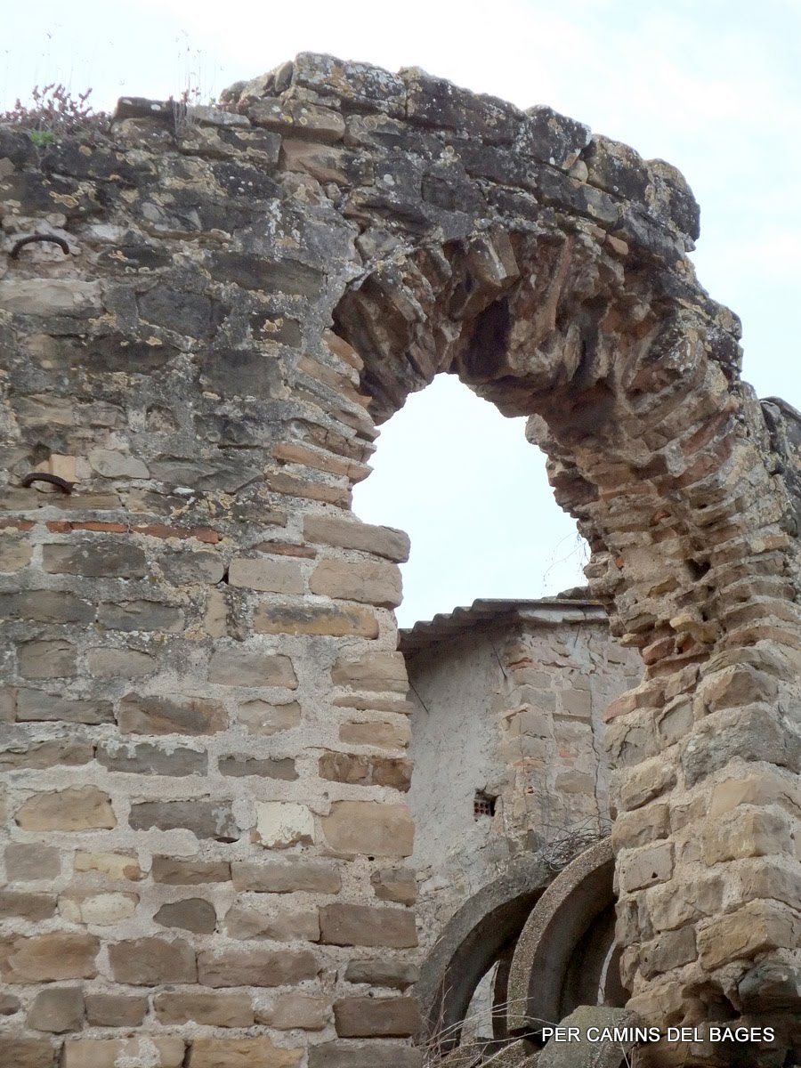 PER CAMINS DEL BAGES: L'EXEDRA DE BOADES