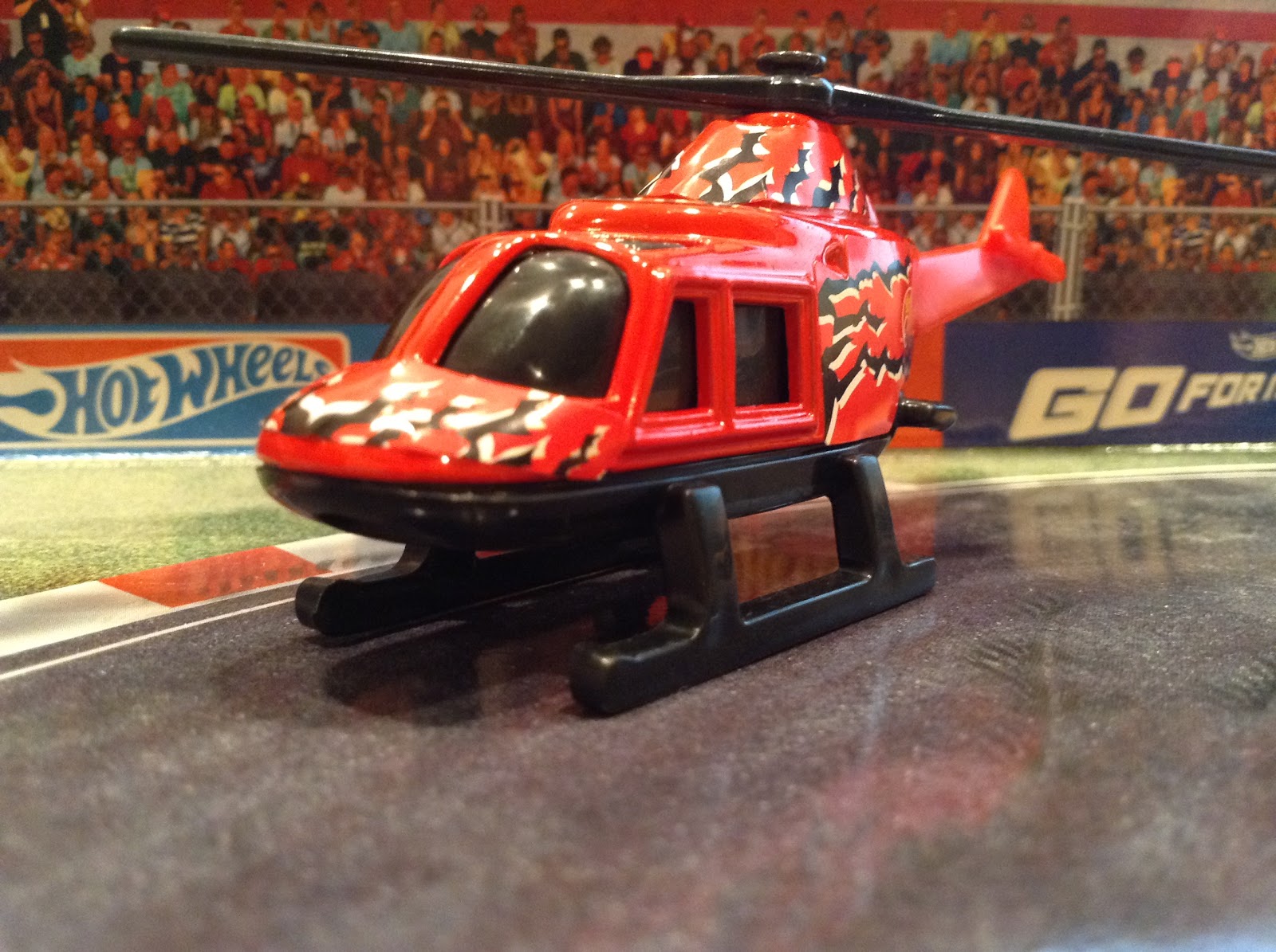 JULIAN'S HOT WHEELS BLOG: Helicopter (2000 McDonald's Happy Meal Toy #13)