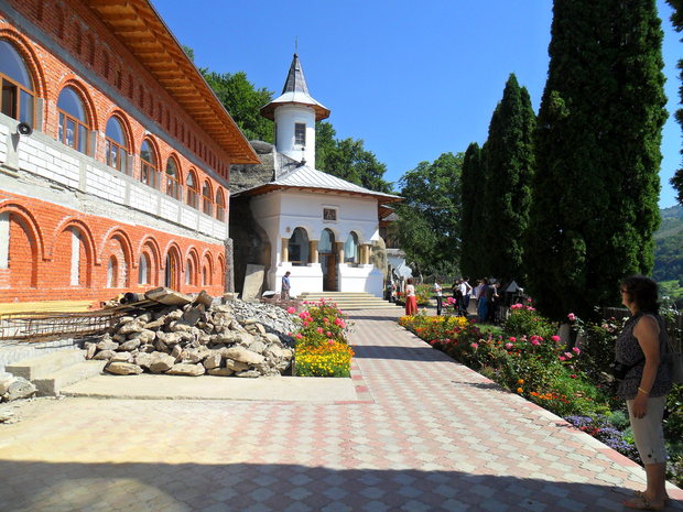 Manastiri Ortodoxe Romane.Monasteries Ortodoxe: Monastery Namaiesti
