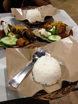 Aloha From Singapore!: 1 Hour younger in Batam!