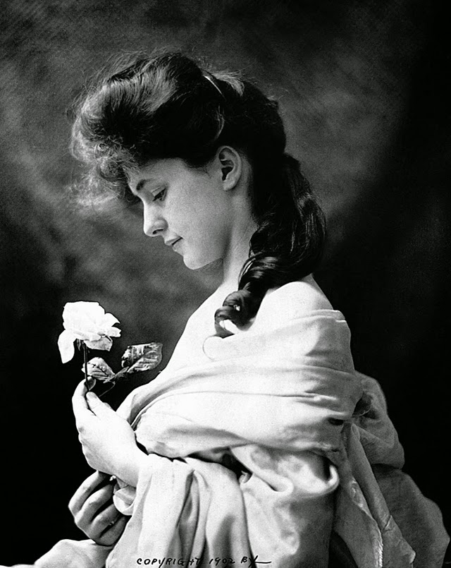 20 Early Portraits of a Young Evelyn Nesbit, the America's First ...