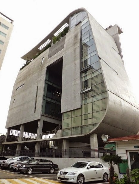 Prices of SM, YG, and JYP's buildings