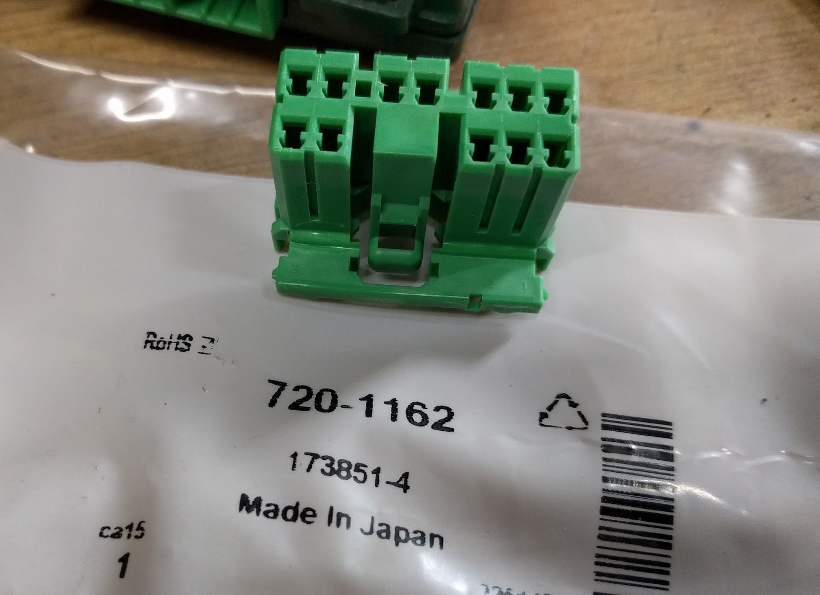 DiscoverThat - Journal: Lucas 10AS connectors