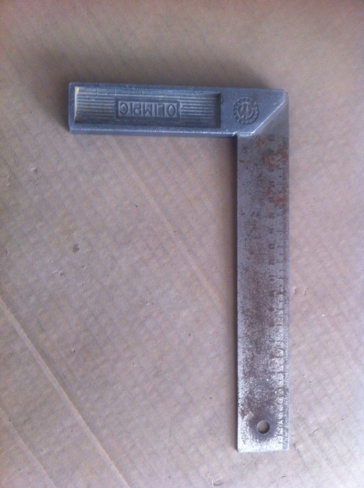 TALLER TECNOLOGÍA: ESCUADRA