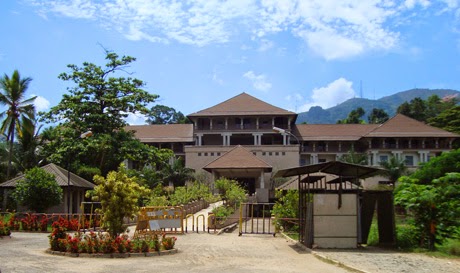 දිසා අධිකරණය (district court) ~ උකුසු ඇස