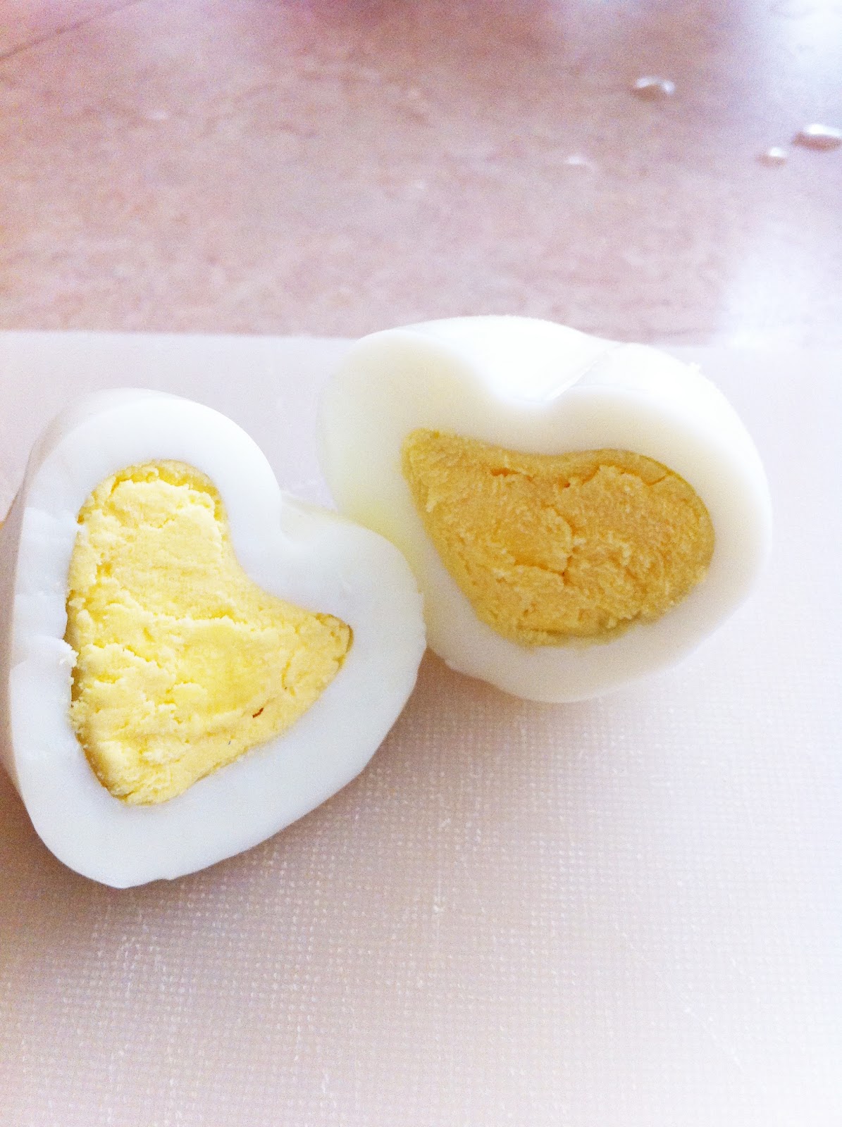 a brewing mind: DIY: heart shaped egg