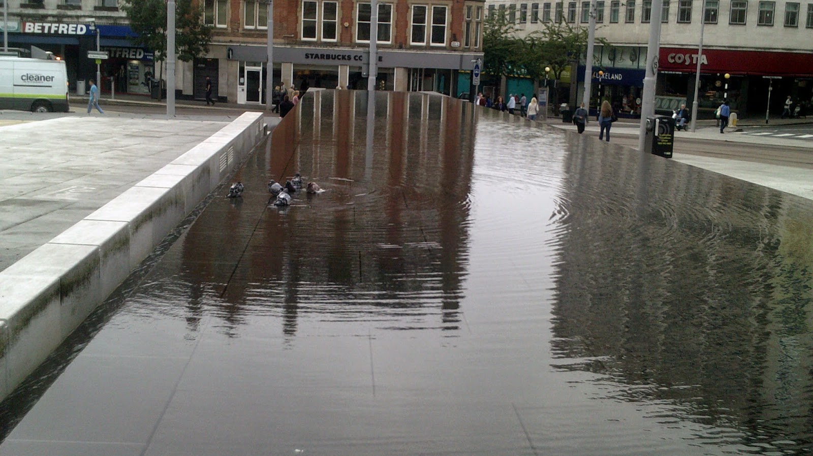 wigton physics: Water feature in Slab Square, Nottingham