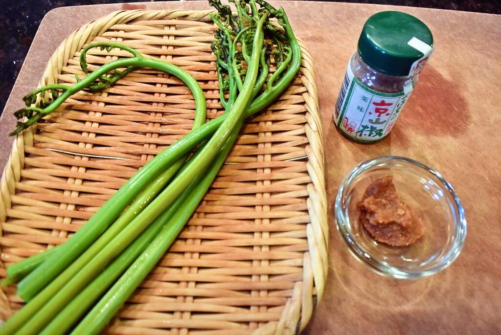 Recipes for Tom: Warabi no tataki (miso aji) / savory bracken paste ...