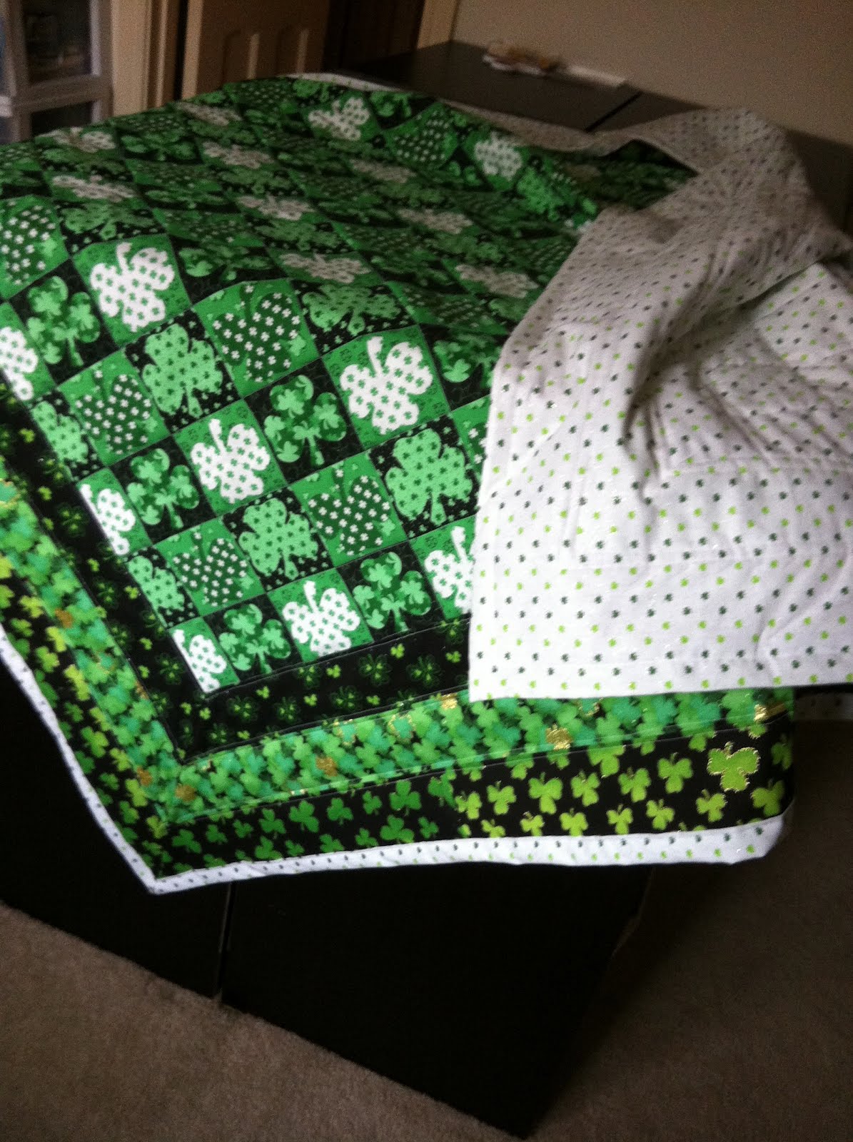 Royllsister's Place: St. Patrick's Day quilt FINISHED, YAY!