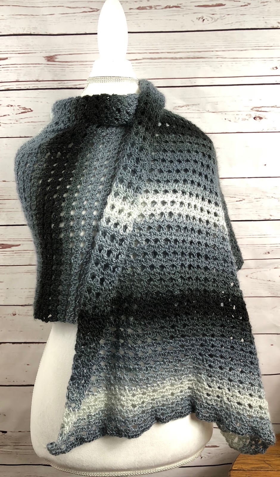 Bizzy Crochet: Sweet and Simple Shawl Pattern