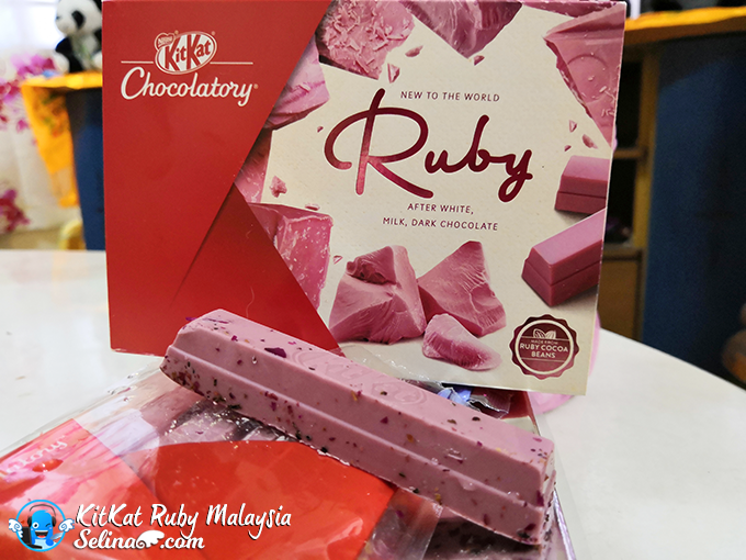 KITKAT Ruby Malaysia @ KITKAT Chocolatory Store in Mid Valley, KL