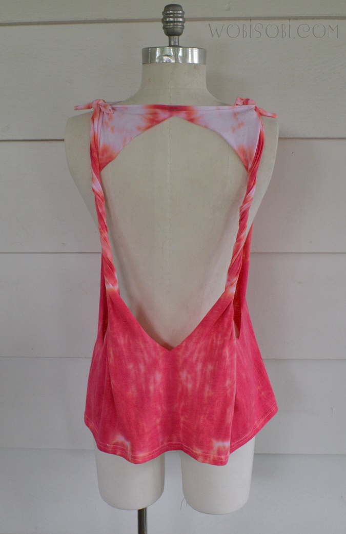 WobiSobi: No Sew, Tie Dyed, Twisted Back Tee: DIY